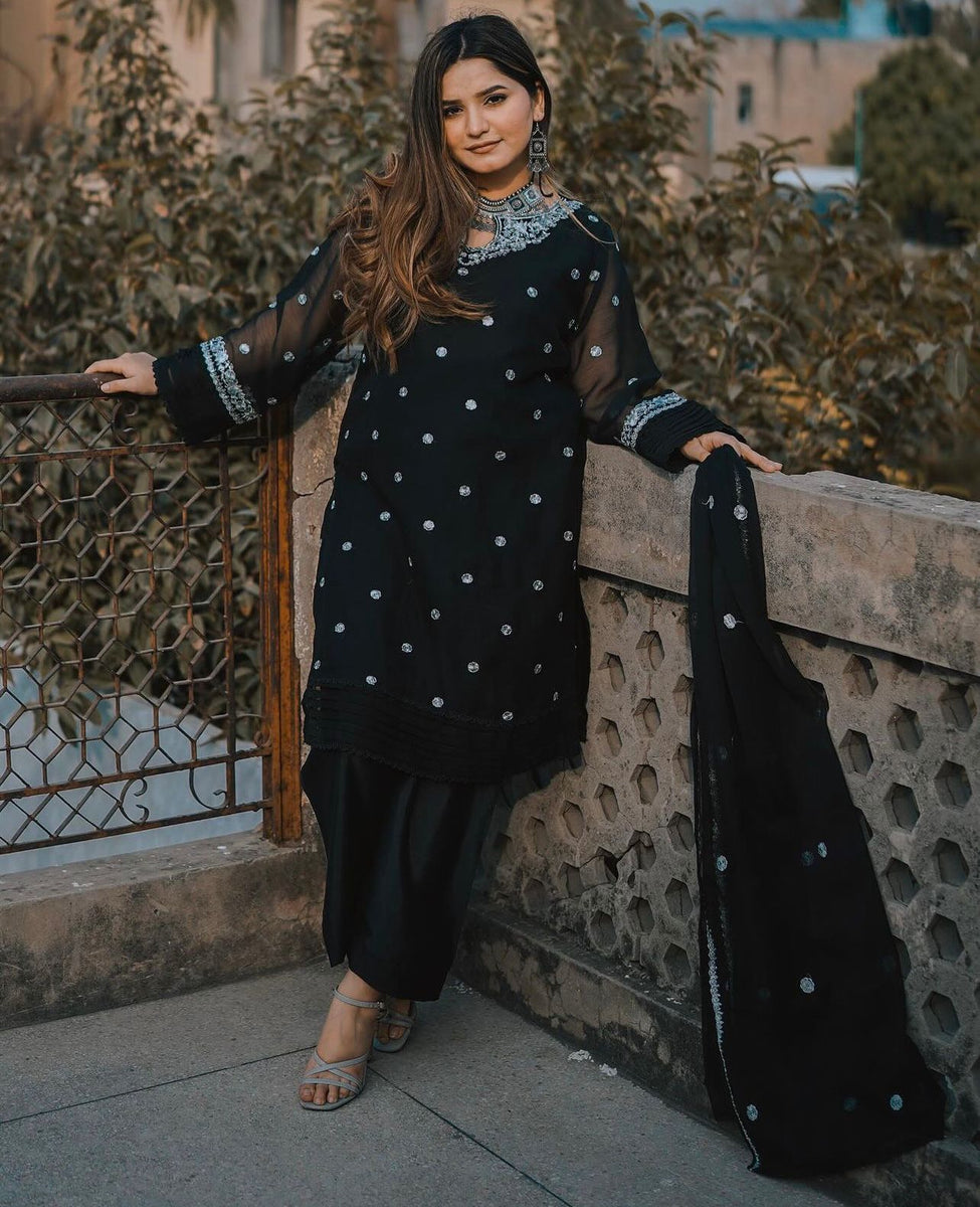 Sleek Black Embroidered 3pcs – Qumash